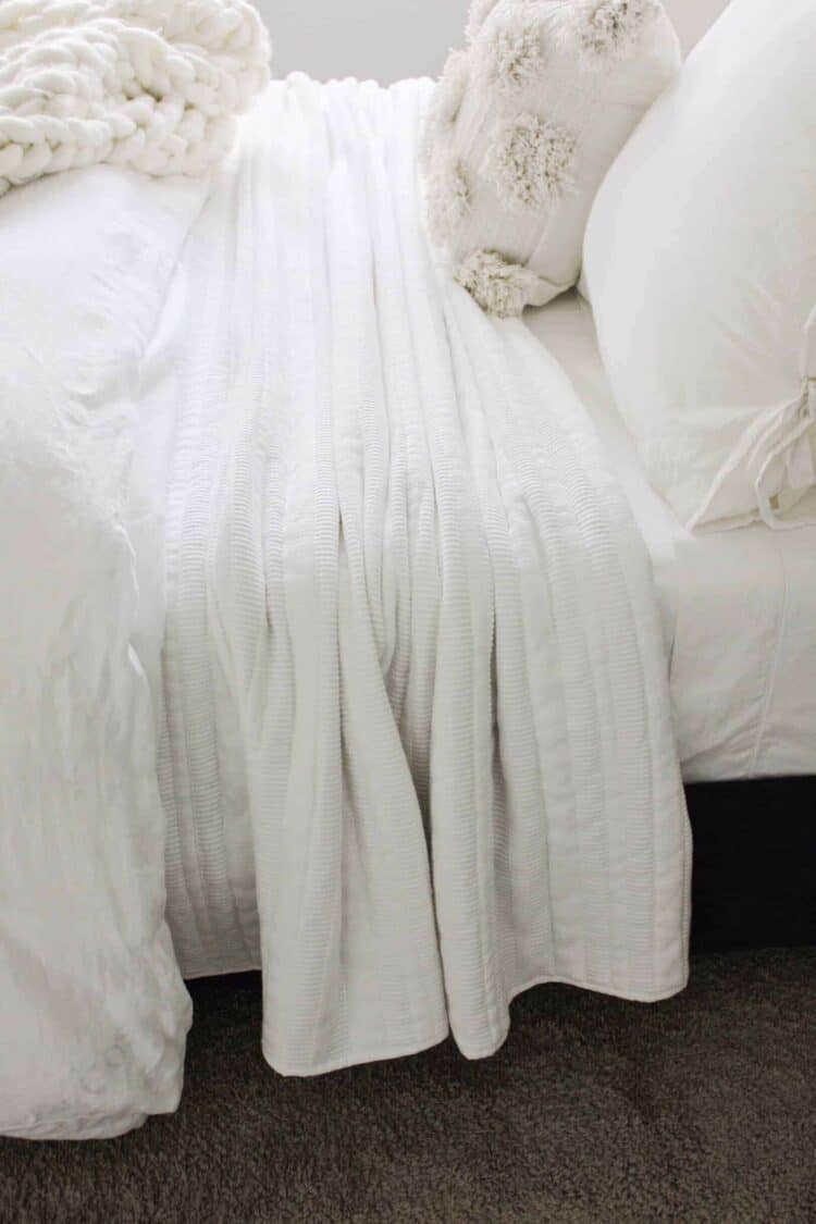 5 tips for creating an all-white bed | Caitlin De Lay Caitlin De Lay Blog