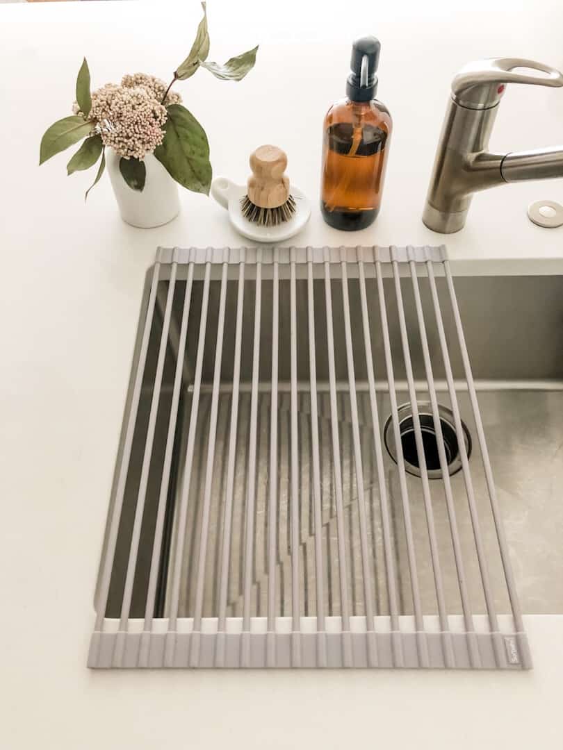 7 Must-Have Kitchen Sink Essentials You Should Have | Caitlin De Lay